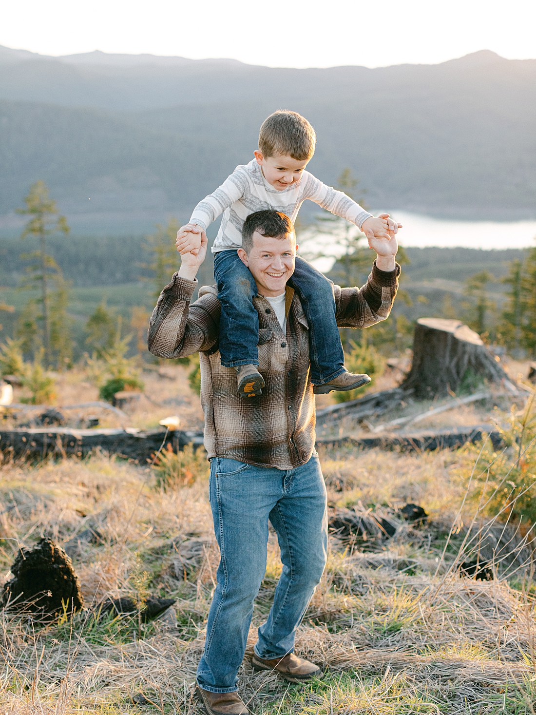 Mountain Top Family Photo Session- Pacific Northwest- Yarbrough Family ...