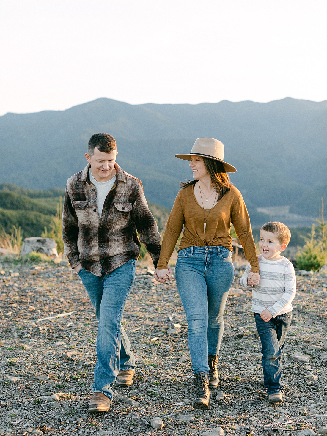 Mountain Top Family Photo Session- Pacific Northwest- Yarbrough Family ...